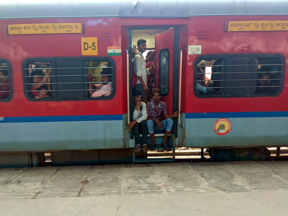 Our Unforgettable Train Ride from Lucknow to Faizabad – world travel ...