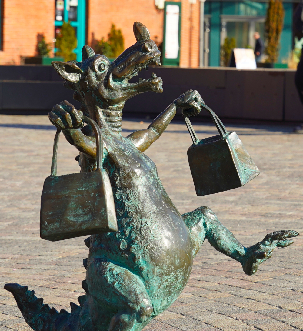 More Than Monuments: Chasing the Vibe in Old Town Kraków – world travel with a theatrical flair